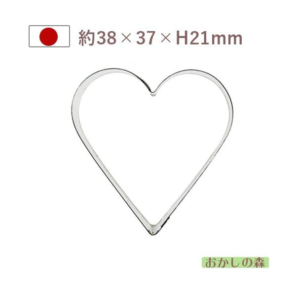 パソコンの方はこのまま下にスクロールすると商品の詳細が確認できます。スマートフォンの方は、↓『商品情報をもっと見る』を押して詳細やサイズの確認ができます。