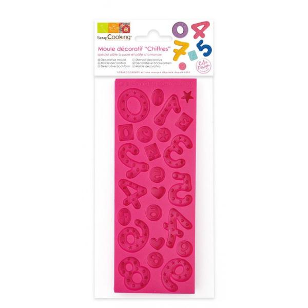 パソコンの方はこのまま下にスクロールすると商品の詳細が確認できます。スマートフォンの方は、↓『商品情報をもっと見る』を押して詳細やサイズの確認ができます。