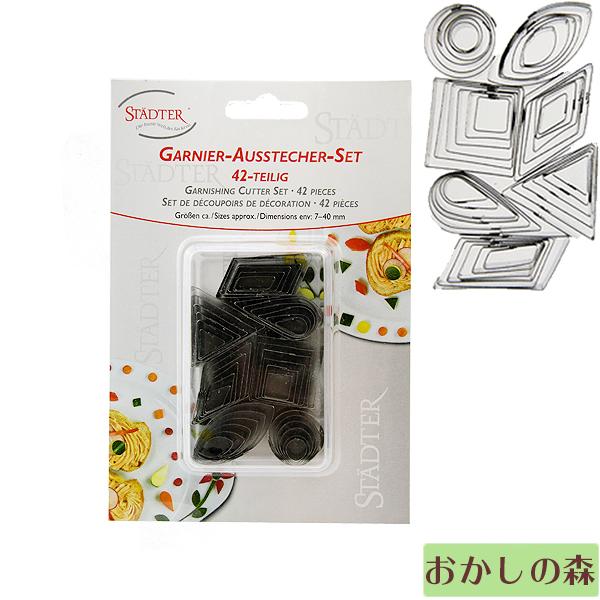 パソコンの方はこのまま下にスクロールすると商品の詳細が確認できます。スマートフォンの方は、↓『商品情報をもっと見る』を押して詳細やサイズの確認ができます。