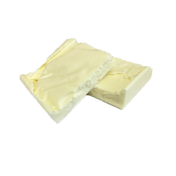 ミルクの風味を生かし、まろやかでコクのあるホワイトチ∃コの味わいに仕上 げました。