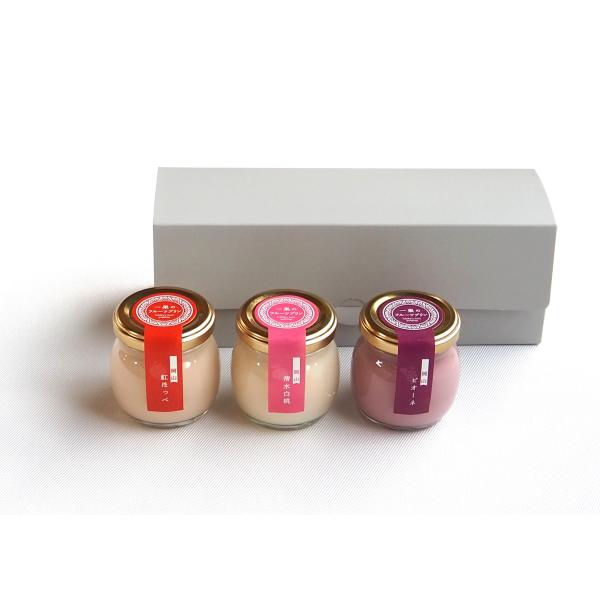 岡山県産の紅ほっぺ・清水白桃・ピオーネを使用したなめらかなフルーツプリンです。クリームとミルクのコクに、濃厚な果実の味わいが特徴です。冷蔵庫にてよく冷やしてからお召し上がりください。【内容量】100ｇ×3個入り【賞味期限】出荷日より30日以...