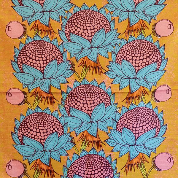 ヘイニ・リータフフタ(1975) は2002年に University of Art and Design のセラミック・ガラス科を卒業。　同年、日本の美濃において名誉賞授賞。 彼女の表現方法は装飾的で、その独創性は描き出す作品からも窺うこ...