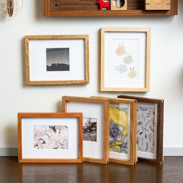 天然無垢材を使った木のぬくもりを感じる、マット台紙2L、L判、ポストカード、ましかく木製フォトフレーム。卓上と壁掛けの2wayになっております。■ カラー：胡桃(くるみ)、ホワイトオーク、ブラックチェリー、ブラックウォルナット、ハードメープ...