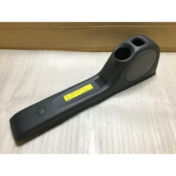 状態は別の欄に記載あり***商品情報***商品名：センターコンソールメーカーNo：パーツNo：000 1852 V009ネジ1個付き登録番号：20526B***車両情報***メーカー：メルセデス ベンツ車名：MCC スマート類別型式：114...