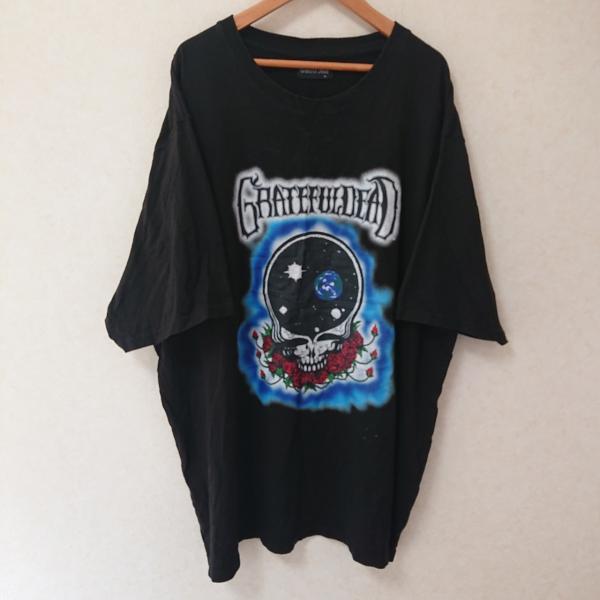 遊び心あふれるデザインのかっこいいTシャツです。