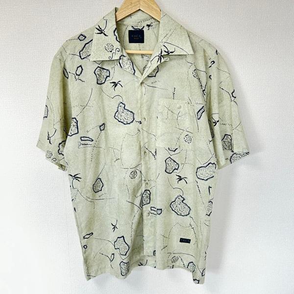 シアー感のある涼し気なシャツです。