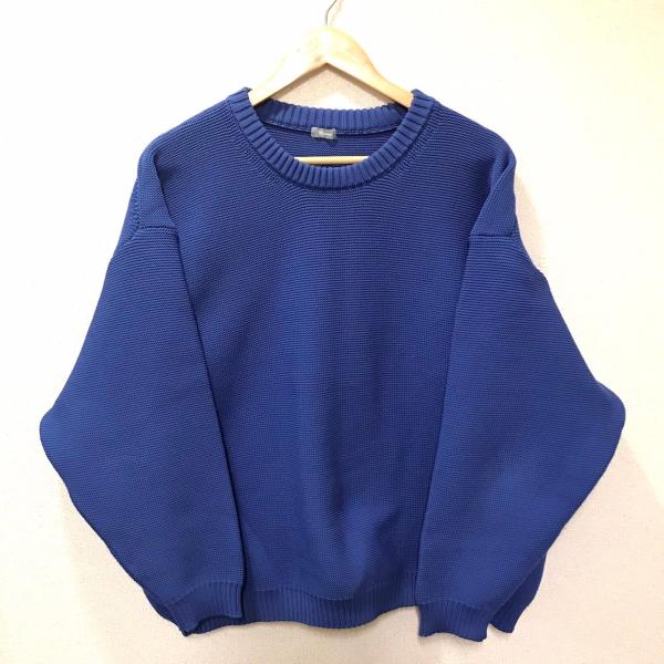 relumeの暖かいニットセーターです。