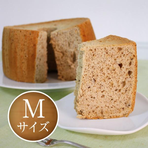 アップルティーの味わいを楽しめるシフォンケーキ「アップルティー」のMサイズ。【商品サイズ】直径17cm×高さ10cm【お召し上がり方】できればその日のうちに食べたいシフォンケーキですが、翌日も味が染み込んで意外とおいしいですよ。冷蔵保存が基...