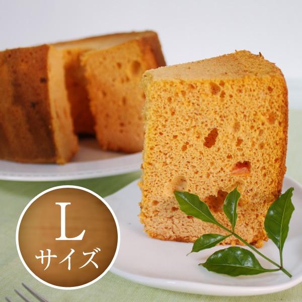 生地にペーストを練りこんだシフォンケーキ「トマト」のLサイズ。フレッシュな酸味と甘みがお口の中で広がります♪【商品サイズ】直径20cm×高さ14cm【お召し上がり方】できればその日のうちに食べたいシフォンケーキですが、翌日も味が染み込んで意...