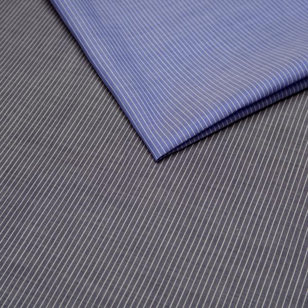 ゆうパケット(メール便)は、4ｍ【数量8】までお届け可生地幅108cm、長さ50cm あたりの価格です。綿 100％お買い得商品　　日本製細めのストライプ柄です。毛羽を抑えた細番手のコンパクト糸を縦横に使用し織り上げた肌触りのなめらかな先染...