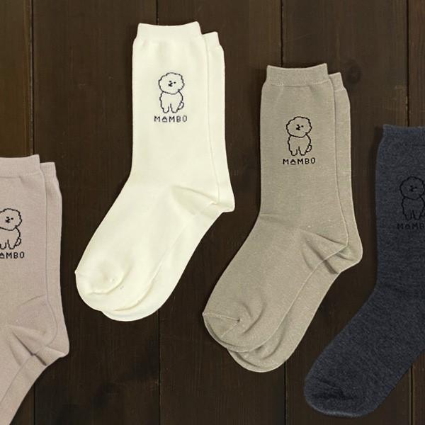MAMBOの大人用ソックスです。首をかしげてこちらを見つめる姿がかわいいです。サイズは22〜24cmです。お洋服に合わせやすい色展開です。プレゼントにもおすすめです。＊メール便配送可。  ■サイズ：約22〜24cm■素材：綿65%、ポリエス...