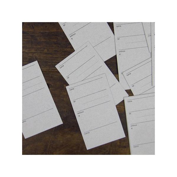 厚紙の素材感そのままを活かしたシンプルな名刺サイズのアドレスカードです。グレーの紙色に凸版印刷でスミ1色で仕上げて、きりりとしたたたずまい。凸版印刷特有の印圧がなんともいえずいい風合いです。＊こちらの商品はメール便にてお届け出来ます。■サイ...