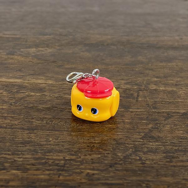 フエキくんのマスコットチャームです。ミニサイズのフエキくんがかわいいです。ペンケースやポーチなど、いろいろな所に付けて持ち物を可愛くしてくれます。お友達やご家族とおそろいで付けるのもおすすめです。＊こちらの商品はメール便にてお届け出来ます。...