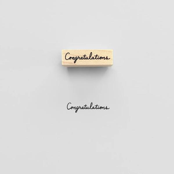 「Congratulations」（おめでとう）のメッセージスタンプです。他のスタンプと組み合わせてお楽しみください。メッセージはイラストの上に配置したり横に並べたり。ラッピングやメッセージカードに使い方が広がるメッセージスタンプです。＊メ...