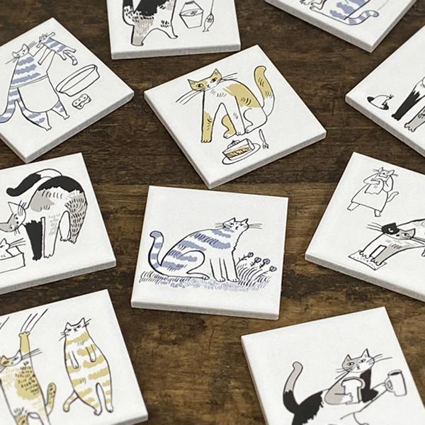 旅するレストラン・トラネコボンボンを主宰する料理人、中西なちおさんデザインのプリントタイルです。個性的でユーモアあふれる猫たちがプリントされたかわいいデザイン。絵のように飾って楽しんだり、DIYで壁や机に貼ってみても。コースターとしても使え...