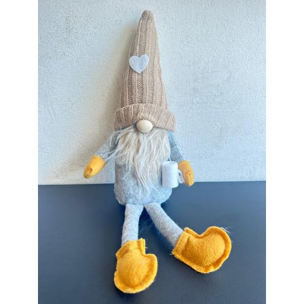 gnome（ノーム）は地中の宝のありかを知る伝説の精霊・妖精身長12センチほどの小人で長い髭を生やした老人のような風貌派手な色の服や三角帽を身に着けています手先が器用で知性も高く優れた細工品を作る事も出来る幸運のシンボルと知られるノームはヨ...