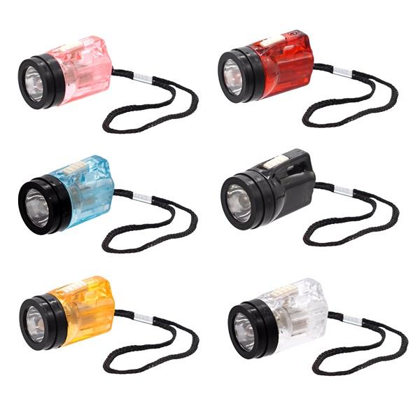 【商品名】ミニ懐中電灯ライトストラップ【24個セット】【商品サイズ】本体サイズ：H25×W22×D40mm【色】6種アソート。色・柄の指定は出来ません。【注意事項】こちらの商品は業務用商材の為、不良品が出たとしても返品・交換・返金は一切出来...