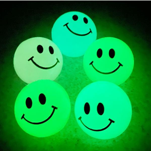 【商品名】スーパーボール 光るニコニコ 45mm 25個セット【商品サイズ】本体サイズ：45mm【注意事項】こちらの商品は業務用商材の為、不良品が出たとしても返品・交換・返金は一切出来ません。※こちらの商品には、すくい枠(ポイ)はついており...