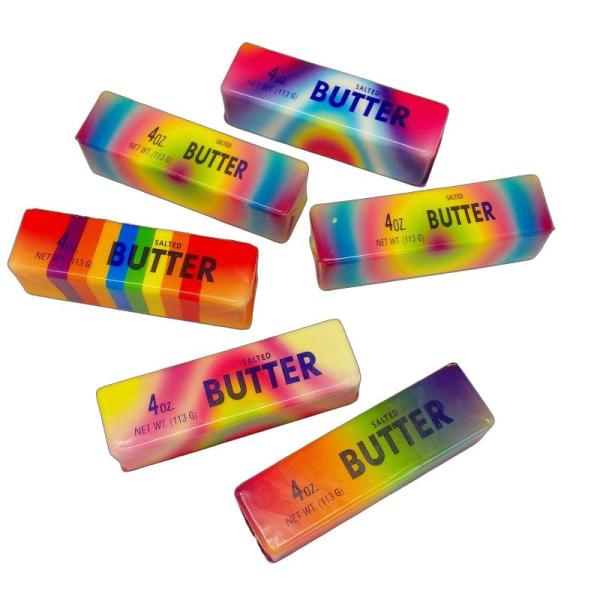 【商品名】バタースクイーズ レインボー【12個セット】【商品サイズ】本体サイズ：H38×W133×D38mm【色】アソート。色の指定は出来ません。【注意事項】こちらの商品は業務用商材の為、不良品が出たとしても返品・交換・返金は一切出来ません。