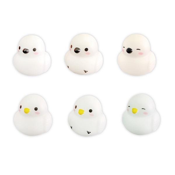 【商品名】ミニぷかシマエナガ【50個セット】【商品サイズ】<br>本体サイズ：H26×W27×D30mm【色】6種アソート。色・柄の指定は出来ません。※笛はついておりません。※水に浮きます。【注意事項】こちらの商品は業務用商材の...