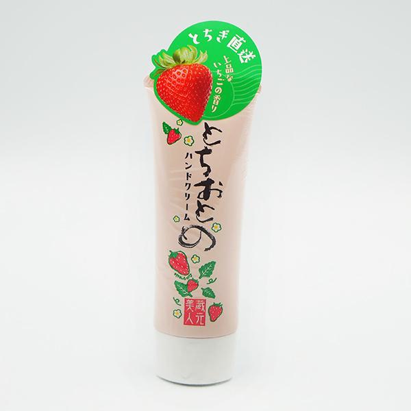 栃木県産「とちおとめ」果汁にヨーグルト液（保湿成分）を配合。さらにビタミンC（製品の抗酸化剤）、ヒアルロン酸（保湿成分）などの美肌成分を惜しみなく配合した、軽く伸びてベタつかないハンドクリームです。とちおとめの甘酸っぱい香りに包まれながらし...