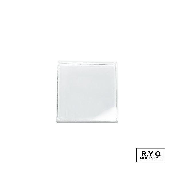 ■サイズ：W40×D40×H10ｍｍ■カラー:透明■素　材:アクリル正方形のアクリルステージです。5枚セットのみの販売となります。ミネラルタグなどを使用し、鉱物を飾るのに大変重宝致します。また小さなアクセサリーをかざるのにも便利です。ケース...