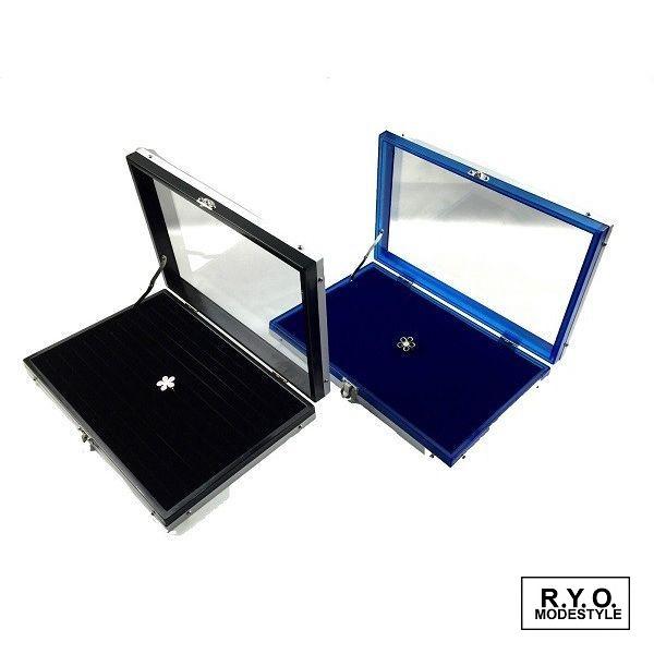 《素材》◇枠　プラスチック　ガラス　中　レーヨンパイル100％　スポンジ(ポリウレタン)《サイズ》◇外寸　サイズ　W 300mm D 203mm H 50mm　　内寸W 285mm D 187mm H 18mm《カラー》◇黒×黒　台紙(黒)...