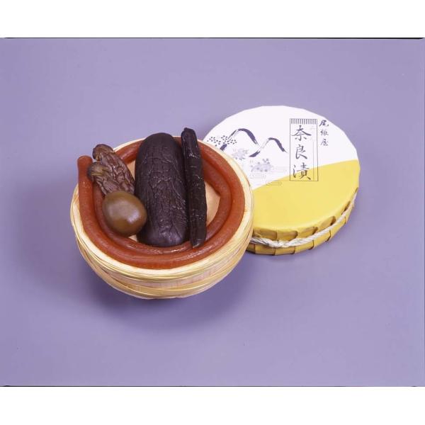 守口漬、奈良漬の専門店「尾張屋」は、愛知県清須市内に明治2年より続く、創業140年以上を誇る老舗の漬物店です。名古屋名産「守口漬」は、この地方でしか収穫されない、細長い「守口大根」を酒粕、みりん粕を調合した漬け粕に、足掛け3年の歳月をかけて...