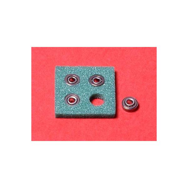 【マシンの性能アップやセッティングに役立つパーツです】軸穴の直径が2mmで丸穴のボールベアリングです。ミニ四駆のカウンターギヤ（一部を除く）の中に装着することで、ギヤの回転抵抗を減らします。また、車軸のベアリングとしても使えます。＊ミニ四駆...