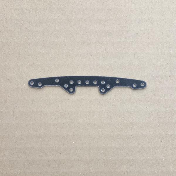 「ＦＲＰマルチ強化プレート」のみの単品販売で、ビス等は付属しません。「アバンテMk.III ネロ アドバンスパック (MSシャーシ)」に付属しているアイテムをばら売りしています。