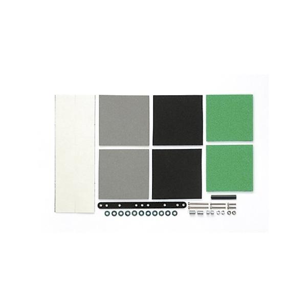 ●スロープを登る時やレーンチェンジでブレーキをかけ、マシンを安定させるスポンジシートです。 ●ブレーキの効きが異なる3タイプを2枚ずつと取り付け用金具もセットしました。