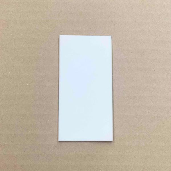 「ブレーキスポンジ　２ｍｍ厚　ホワイト」１枚のみの単品販売です。「アバンテMk.III ネロ アドバンスパック (MSシャーシ)」に付属しているアイテムをばら売りしています。