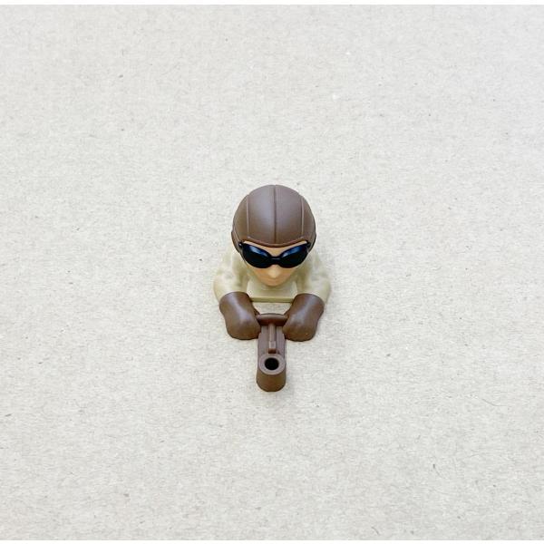 「ミニ四駆マッハビュレット」に採用されているドライバー人形の単品販売です。