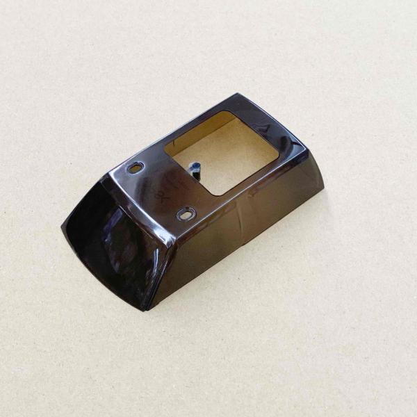 コミカルミニ四駆「スズキ ジムニー ワイド」に採用されているフロントガラスにあたるウインド部品の単品販売です。