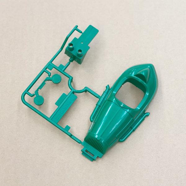 「ミニ四駆サンタクロース」に採用されているボディの単品販売です。