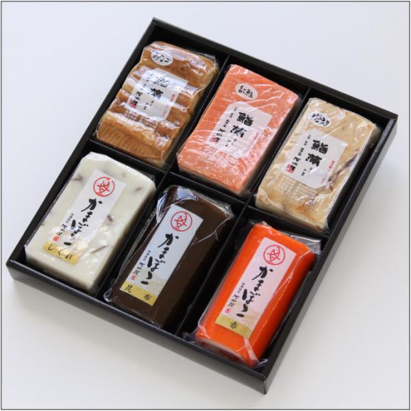 送料無料（ラッピング・送料込みで企画されたギフト商品）でお届けします。70年の歴史の魚津の老舗　河内屋の蒲鉾ギフトセットです。　鮨の如く、新鮮な魚介類が蒲鉾の上に載っている鮨蒲（すしかま）は、河内屋で誕生した逸品です。海からの恵みである天然...