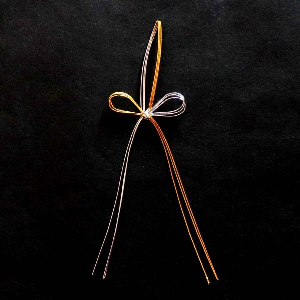 ◎内容：1個入り◎サイズ：縦20×横6cm（約）＜水引の取り扱い＞・水引は紙製品ですので、湿気に注意しましょう。・結び直しをすると、きれいに仕上がりません。・結ぶ前は、使用する水引を指先で軽くしごきます。＊こちらは、ネコポス可能な商品です。...