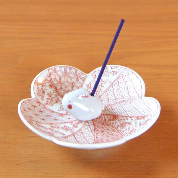 【サイズ】皿径8.8cm×高さ2cm　うさぎ幅2.5cm×高さ2cm◇ 材質：磁器◇ 生産地：日本（有田焼）