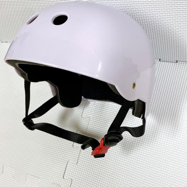 スケート・スノーボード・インラインスケートなどアクティブスポーツ全般に使えるヘルメットです。メーカー：SilverFox シルバーフォックスカラー：ホワイトサイズ：S(54-56cm)、M(56-58cm)、L(58-60cm)正規品※複数...