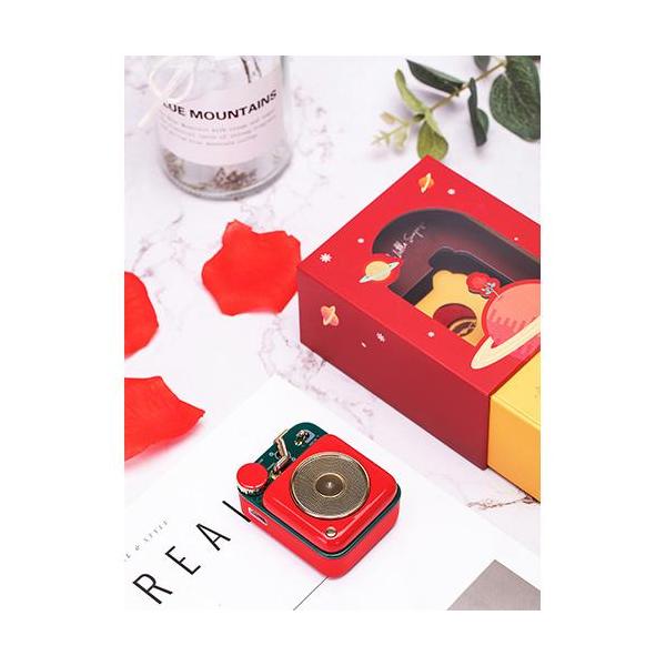 【発売日：2021年07月21日】■小型ながら平均8時間の再生が可能■スタイリッシュなストラップでどこにでも音楽を持ち運べる■高級感を際立たせる見事なメタル素材■驚くべき超コンパクトでありながら驚くべき音の明瞭さ