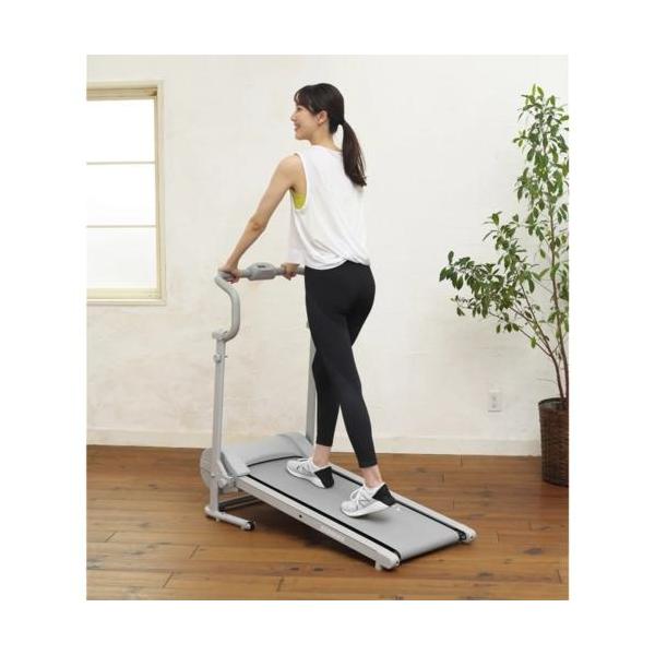 アジャスタブルウォーカーは、脚力強化にオススメな自走式ウォーカーです。 自走式なのでモーター音もなく、高い静音性を実現しています。 自走式ウォーカーは自分でベルトを回転させるため、通常のウォーキングよりさらに下半身の筋肉を使いながら運動でき...