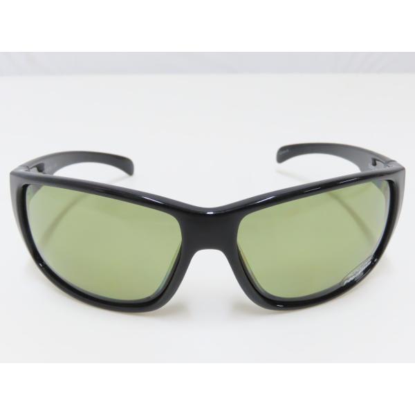 アウトレット品です。店頭に展示されていたものです。前面右側レンズに若干の擦り傷があります。左側のテンプルが少々上がっています。