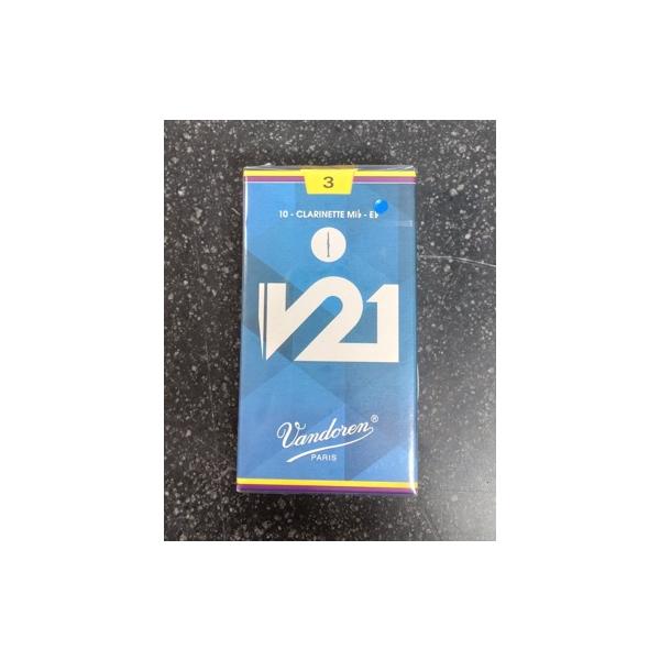 V21は56ルピックと同様の円錐形とV.12のカットの形状を組み合わせてデザインされました。その結果、全音域でより吹きやすくなり、あたたかな、深みのある音が出せるようになりました。また鮮明な響きで、反応のよさも抜群です。V21は広い音域での...