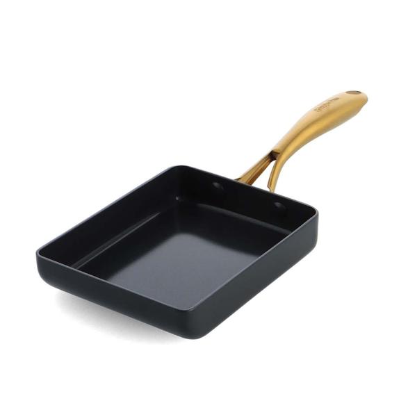 ・サイズ/全長36.6×幅14.6×高さ7.8×深さ3.3cm・ガス火・IH(200VHI対応)使用可能 推奨余熱時間目安/40秒〜1分程(中火)・ブラックのボディとゴールドのハンドルの洗練されたデザインの「ストゥディオ」シリーズ。 ハンド...
