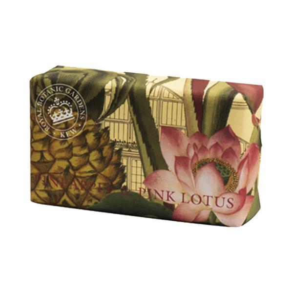 English Soap Company イングリッシュ ソープ カンパニー イングリッシュソープカンパニーの商品はすべてイギリスの南に位置するイーストサセックスの素晴らしい自然を誇るカントリーサイドで作られ、特にソープについてはピュアベジ...