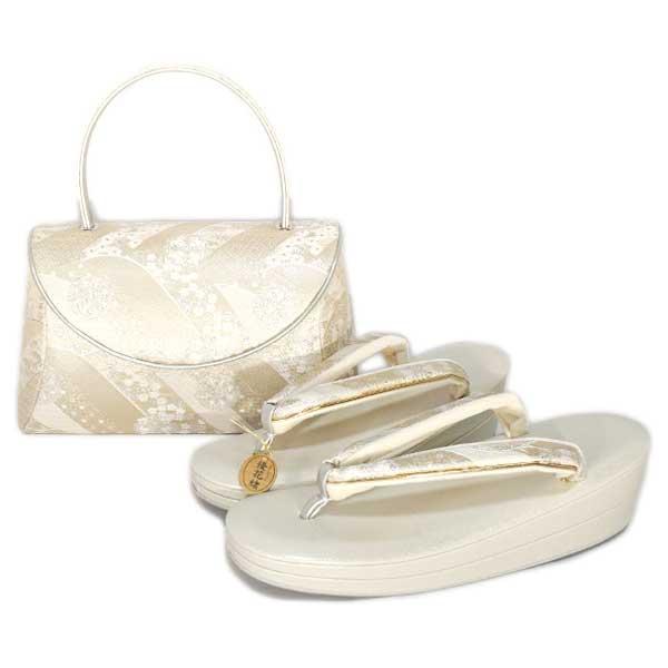 装いのポイントとして重要な小物のお洒落格調高く上品な西陣織帯地を贅沢に使用した美しいバッグセットです！飽きの来ないシンプルな美しい仕上がり。。。。様々な御着物に・様々な年齢の方に使っていただけます☆留袖や訪問着・付下げ・色無地などのフォーマ...