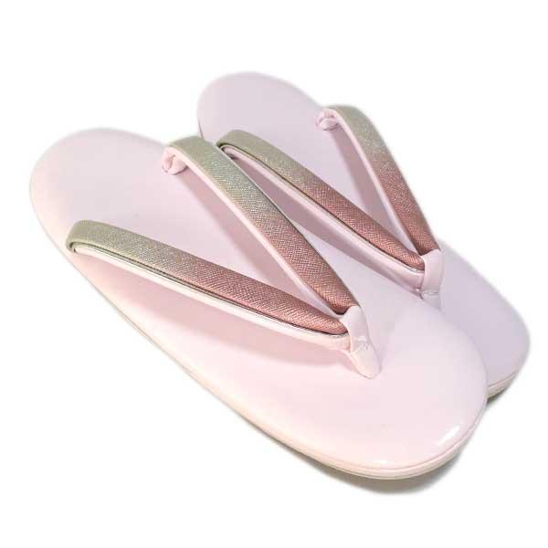 合皮草履 新品  未使用品  日本製品なみき謹製　装いのポイントとして重要な小物のお洒落■サイズ：24cm　つま先1.5cm踵5cm幅8cm■2段芯モニターの発色の具合によって実際のものと色が異なる場合がありますので予めご了承お願い致します...