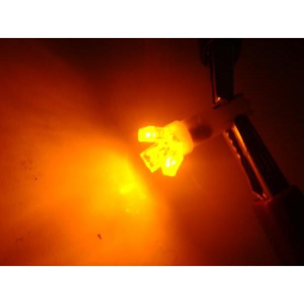 Ｔ５型開花３連ウェッジLED球適合車種12V車 Ｔ5　汎用品サイズによっては取り付け出来ませんので確認下さい。１個での販売なります。複数必要な場合は必要個数をお知らせ下さい。取り扱い点灯色オレンジ全長約２０ｍｍLED配列３個(３方向に設置)...