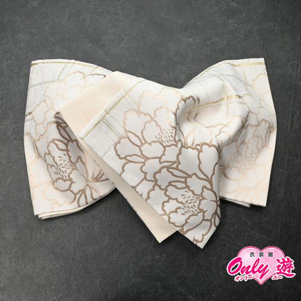 【レンタル予約状況】ご利用のお日にちをご指定ください。ご利用日の前々日に届きますよう手配いたします。また、ご利用日翌日には添え付けの送り状にて送り返していただきますようお願いいたします。尚、衣裳の到着が不測の事態以外で遅れた場合は延滞料金が...