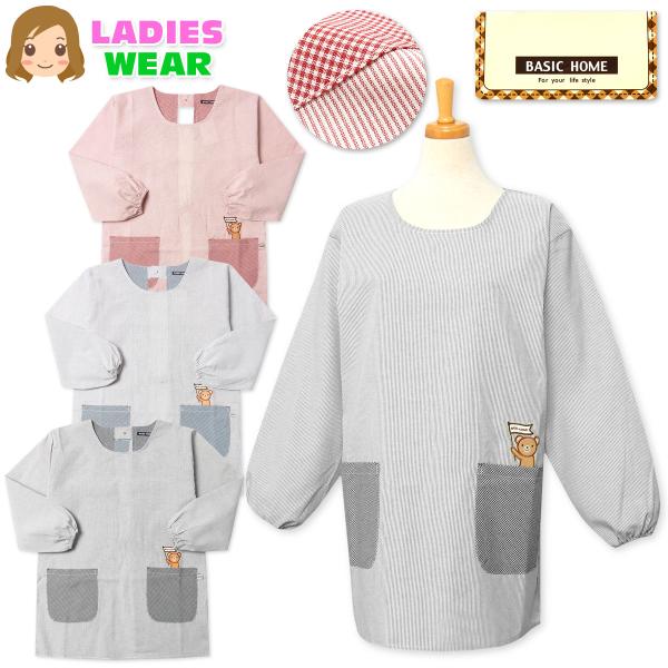 ●コメントくま刺繍ワッペンが可愛い先染めストライプ割烹着エプロン。ボタン＆ひも留めタイプ。腕まくりしやすい袖口ゴム入り◎便利な両側チェック柄ポケット付き♪家事や仕事など幅広く活躍します。●特 長・BASIC HOME(ベーシックホーム)・割...